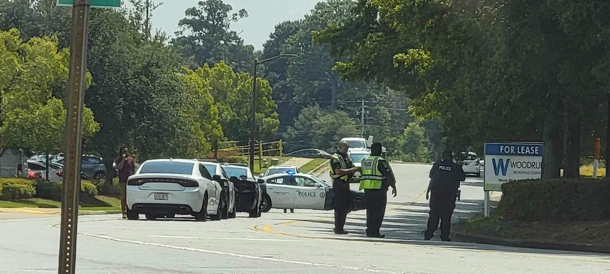 Columbus police on scene of shooting on Armour Road at Airport Thruway ...