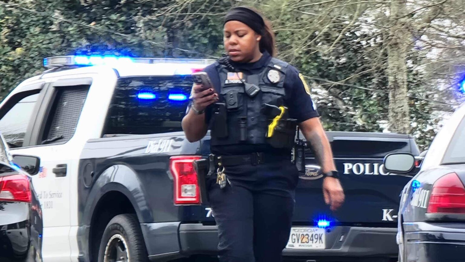 Columbus police working standoff scene Sunday morning on Sims Street ...